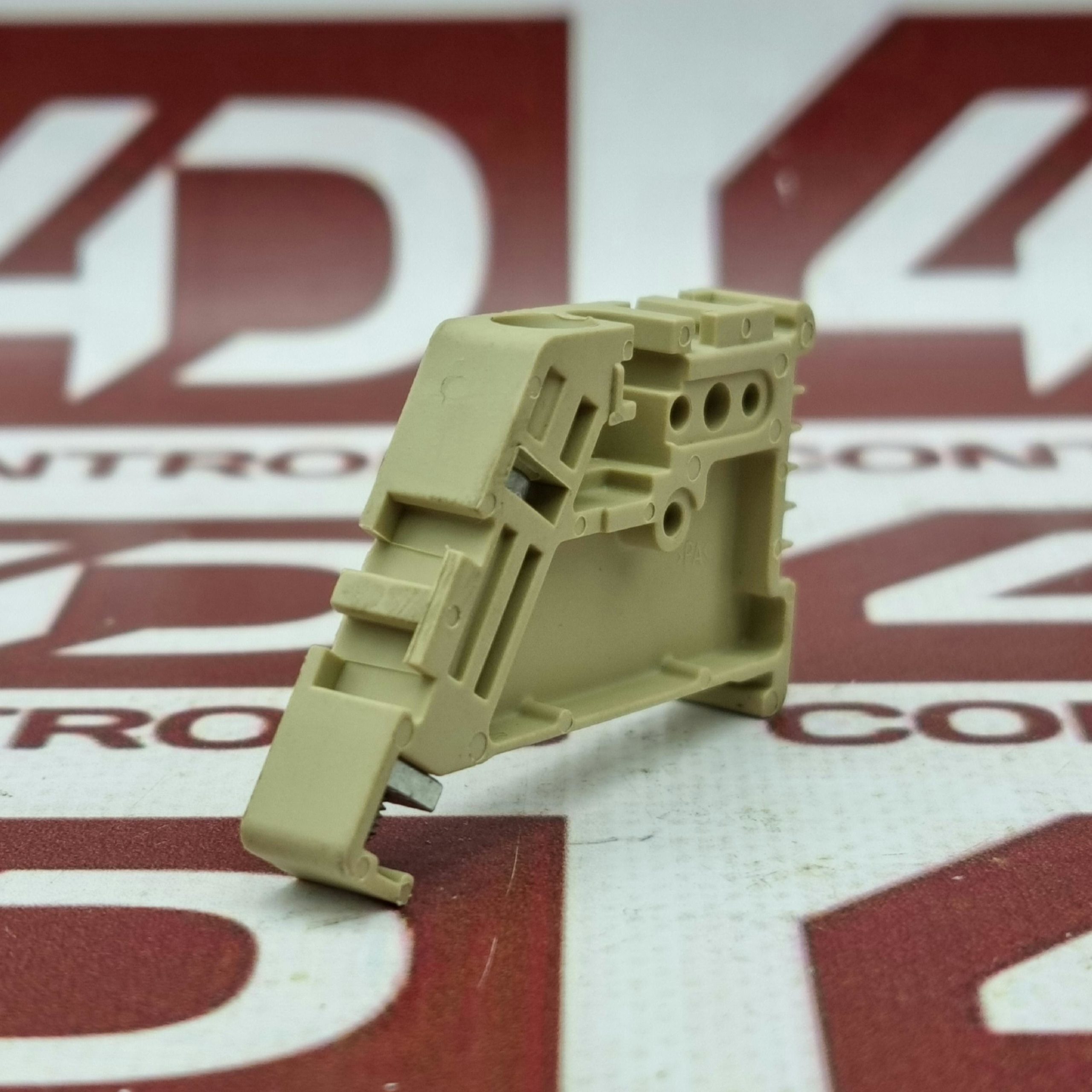 EW 35 | Weidmuller | (0383560000) End Bracket Beige