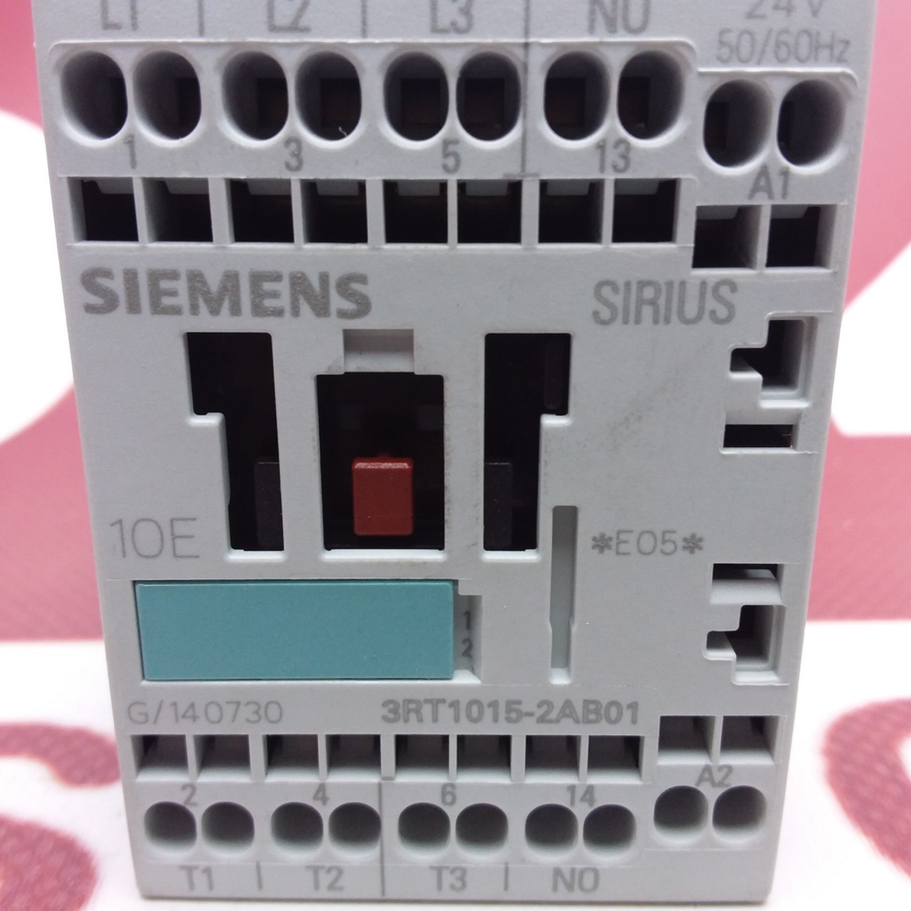3RT1015-2AB01 | Siemens | AC3 Contactor 7A 3kW/400V 1 N.O. 24VAC
